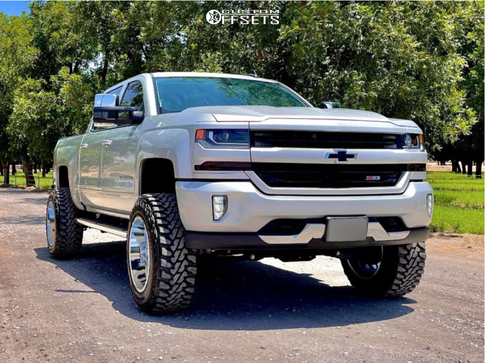 2016 Chevrolet Silverado 1500 with 20x12 -44 TIS 544C and 35/12.5R20 ...