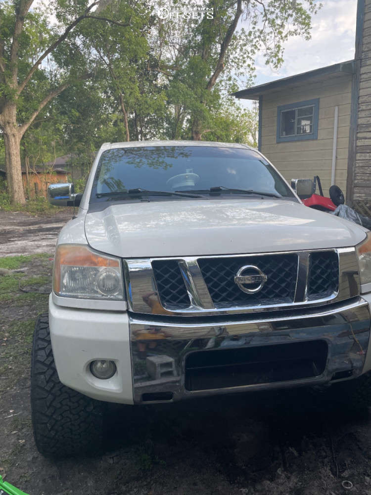 2010 Nissan Titan with 22x16 -101.6 Hardcore Offroad 22/14 On 35/15.5 ...