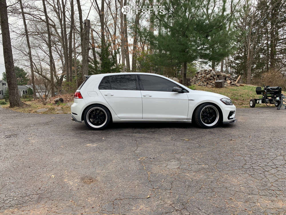 2018 Volkswagen Golf R with 18x8.5 43 Konig Countergram and 235/40R18 ...