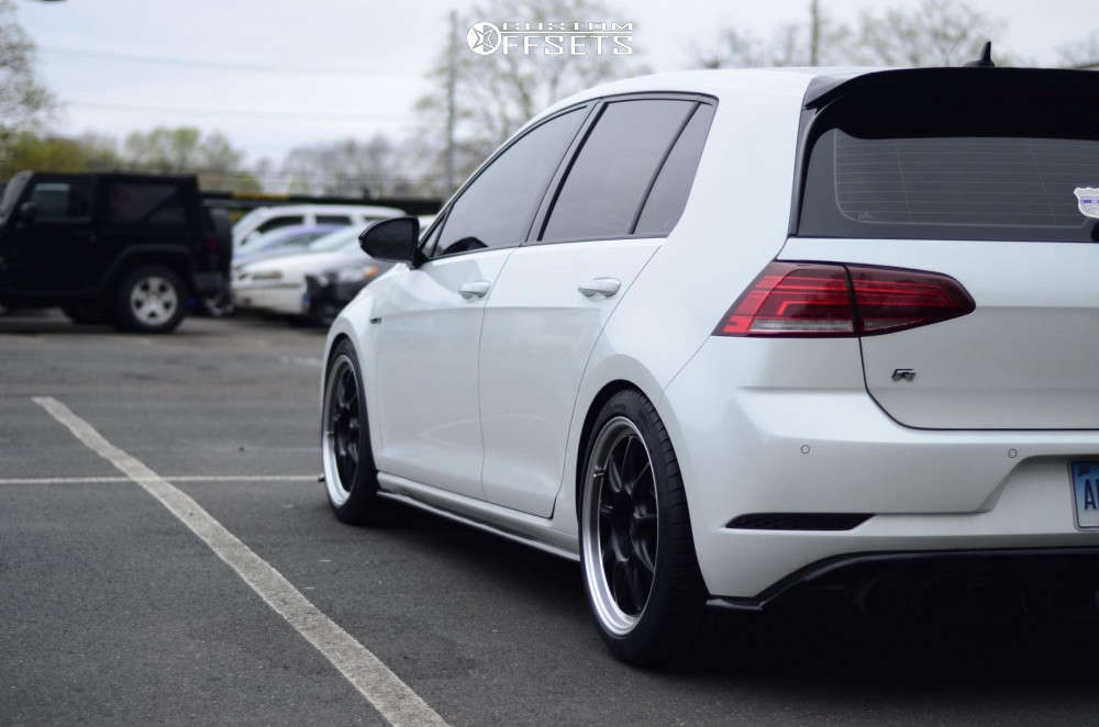 2018 Volkswagen Golf R with 18x8.5 43 Konig Countergram and 235/40R18 ...