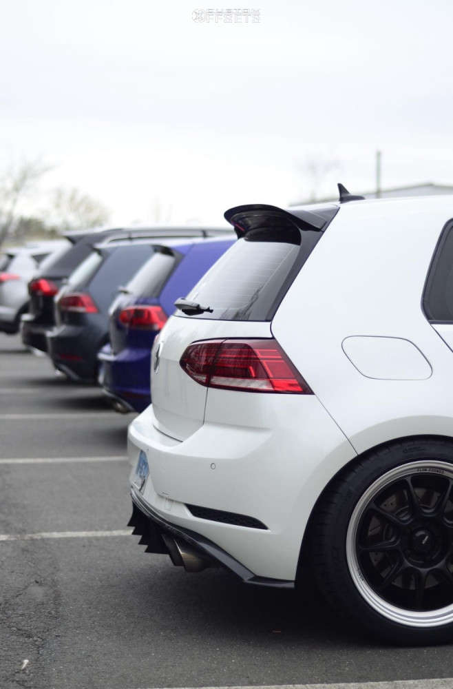 2018 Volkswagen Golf R with 18x8.5 43 Konig Countergram and 235/40R18 ...