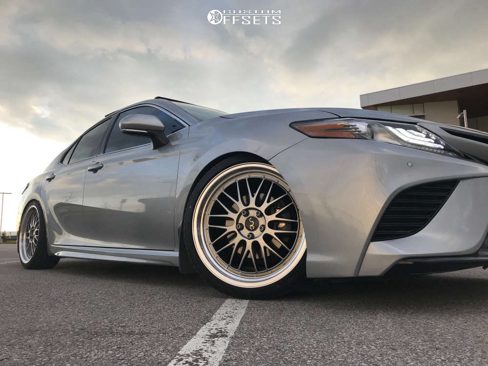 2018 Toyota Camry with 20x8.5 30 JNC 005 and 235/35R20 Falken Azenis ...