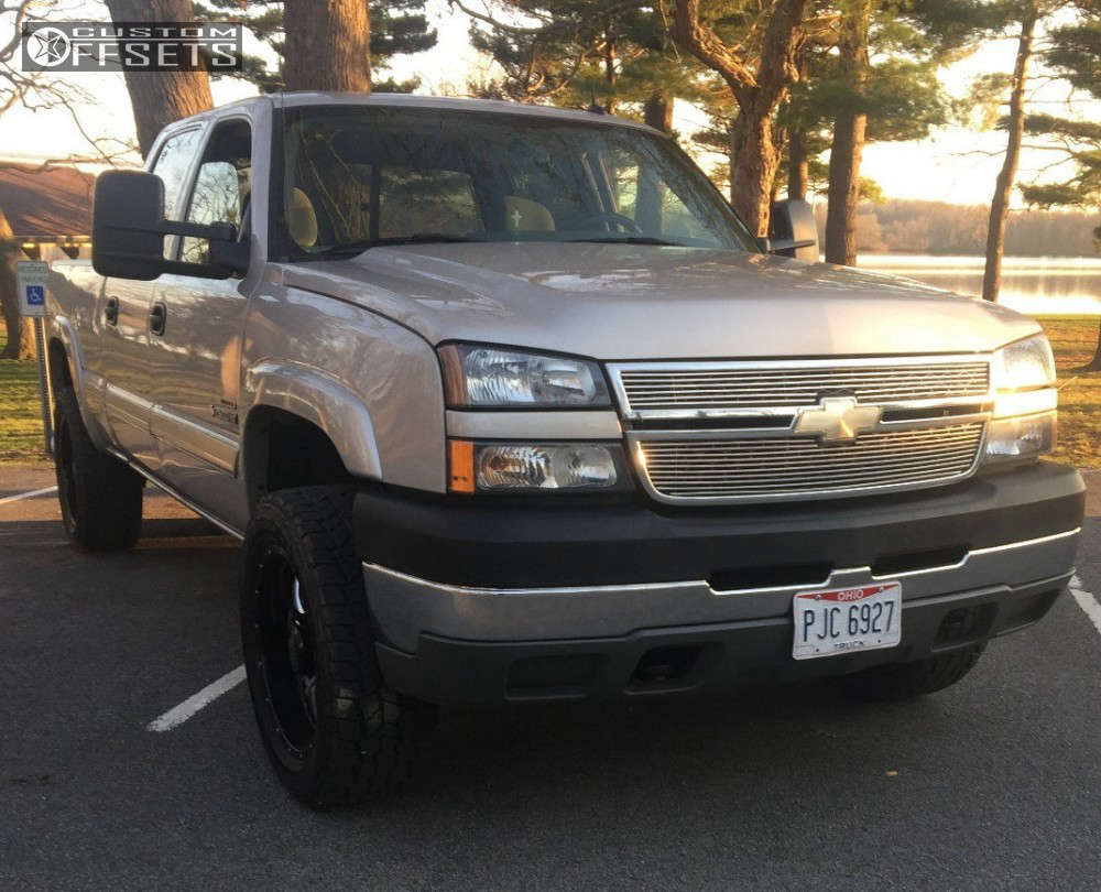 2005 Chevrolet Silverado 2500 HD with 20x9 Axe Offroad 14 and 285/55R20 ...