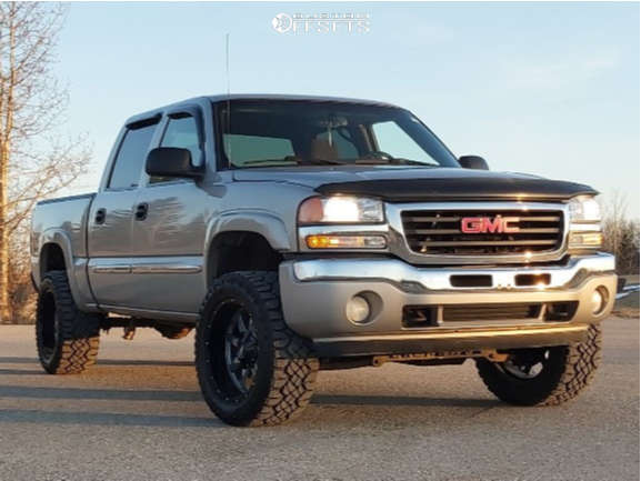 2005 GMC Sierra 1500 with 20x10 -24 Moto Metal Mo970 and 33/12.5R20 ...