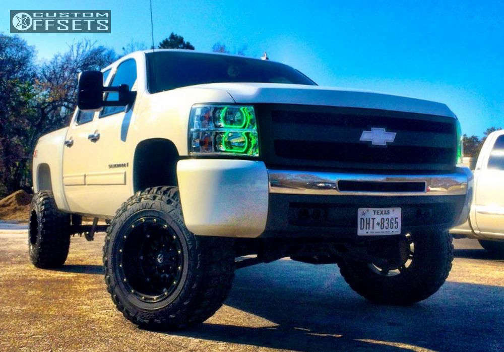 2009 Chevrolet Silverado 1500 Wheel Offset Aggressive > 1" Outside ...
