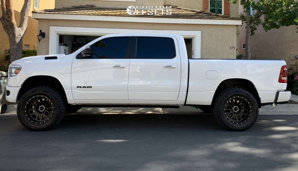 2019 Ram 1500 with 20x10 -24 Method Mr606 and 315/60R20 Toyo Tires Open ...