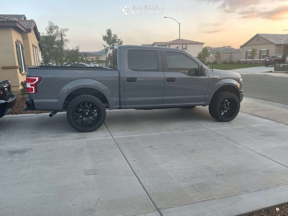 2020 Ford F-150 with 22x12 -44 Fuel Sledge and 33/12.5R22 Kenda Klever ...