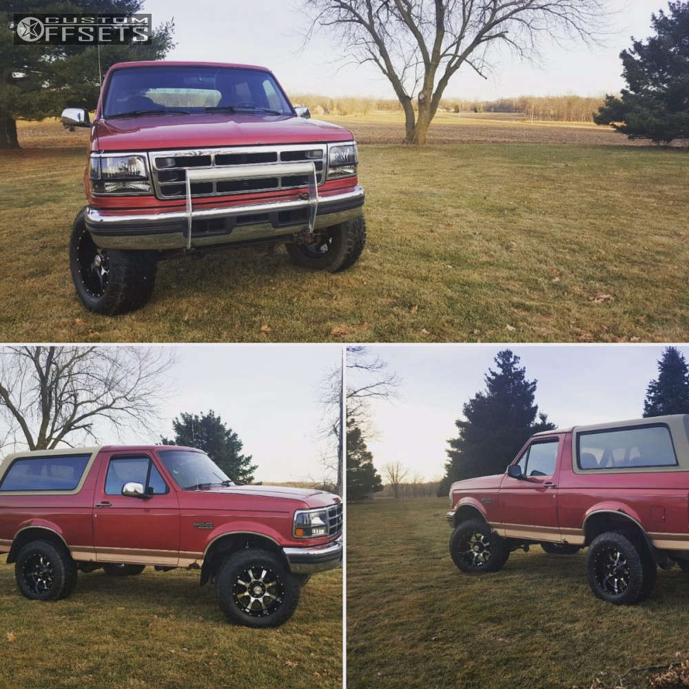 1995 Ford Bronco with 18x10 -24 Moto Metal MO970 and 285/65R18 Toyo ...
