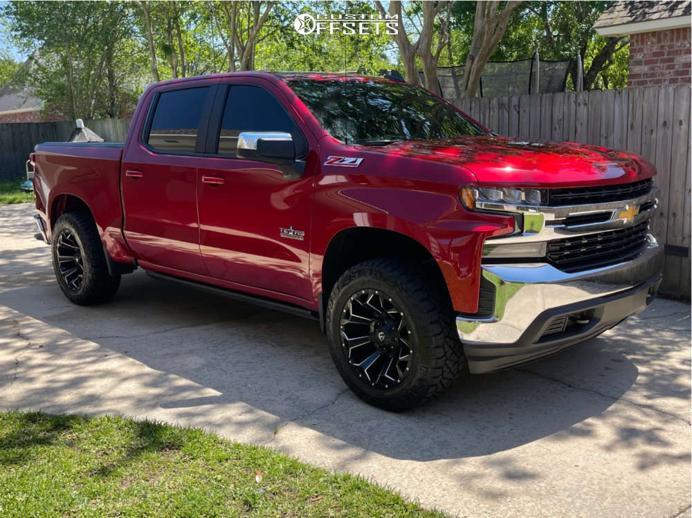2021 Chevrolet Silverado 1500 with 20x10 -19 Fuel Assault and 285/60R20 ...