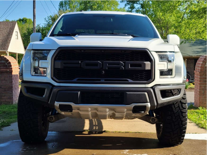2018 Ford Raptor with 18x9 18 Method Mr305 and 37/12.5R18 Toyo Tires ...