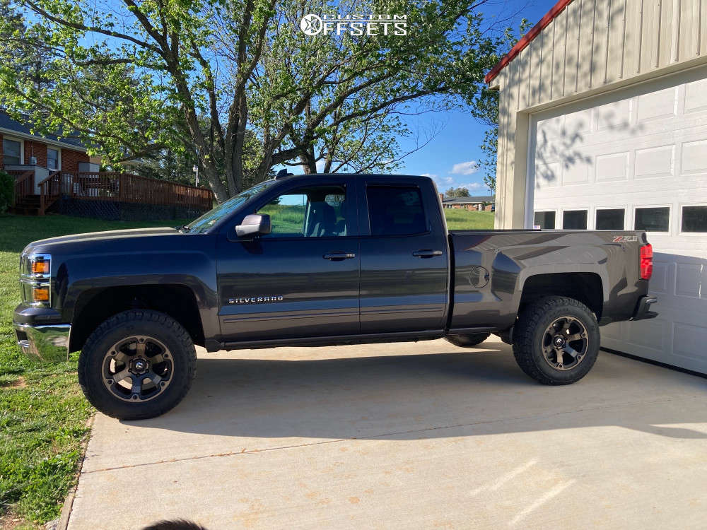 2015 Chevrolet Silverado 1500 with 18x9 -12 Fuel Beast and 265/70R18 ...