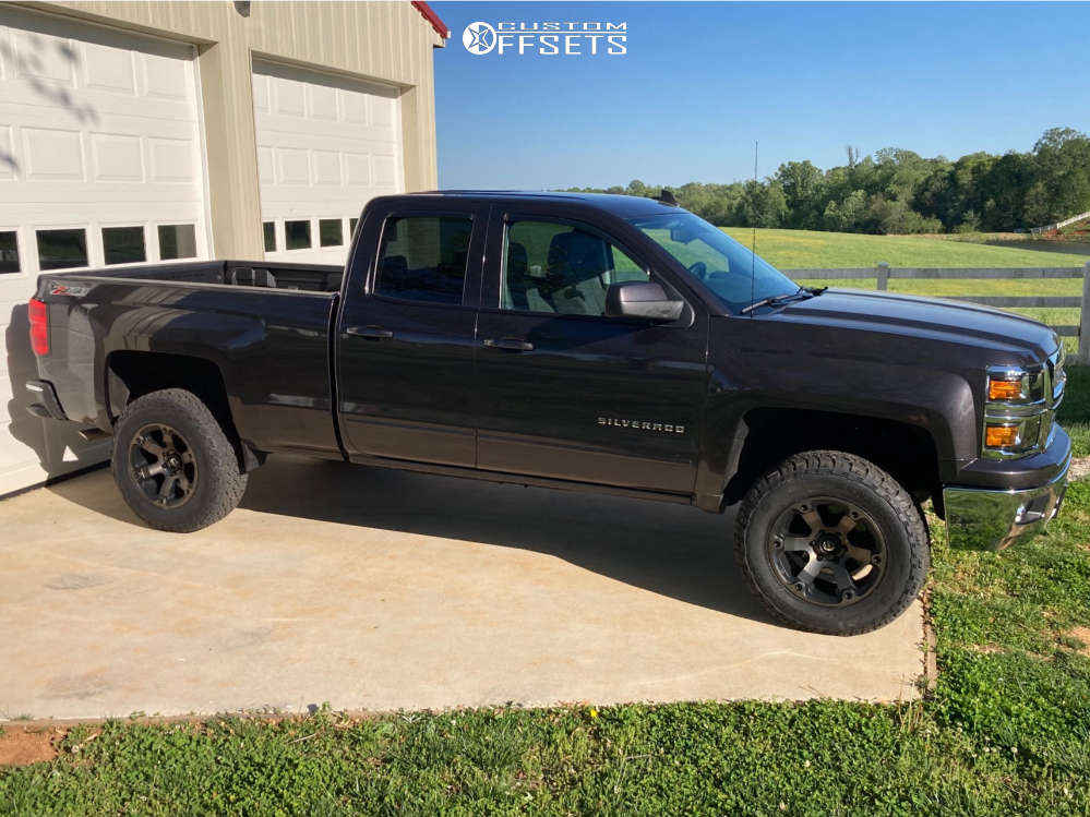 2015 Chevrolet Silverado 1500 with 18x9 -12 Fuel Beast and 265/70R18 ...