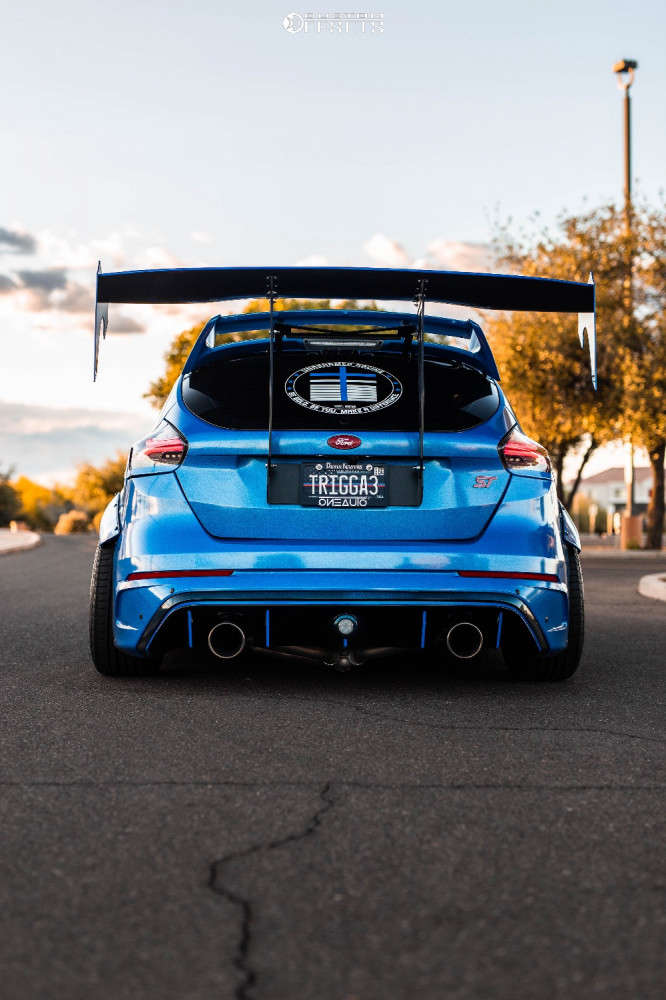 2017 Ford Focus with 18x9.5 22 Anovia Elder and 225/40R18 Accelera 651 ...