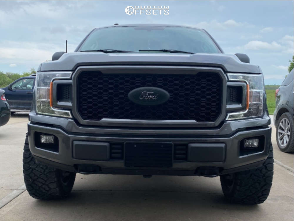 2018 Ford F-150 with 20x10 -25 Ultra Hunter 203 and 33/12.5R20 Kenda Klever R/t and Leveling Kit ...