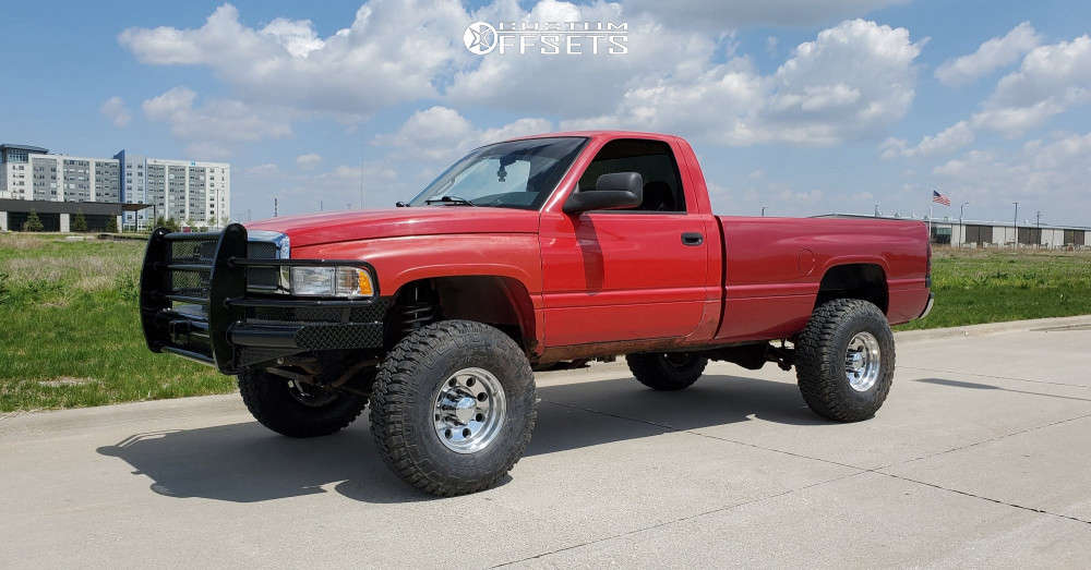 2001 Dodge Ram 2500 with 16.5x10 -25.4 Pacer 164 and 37/12.5R16.5 ...