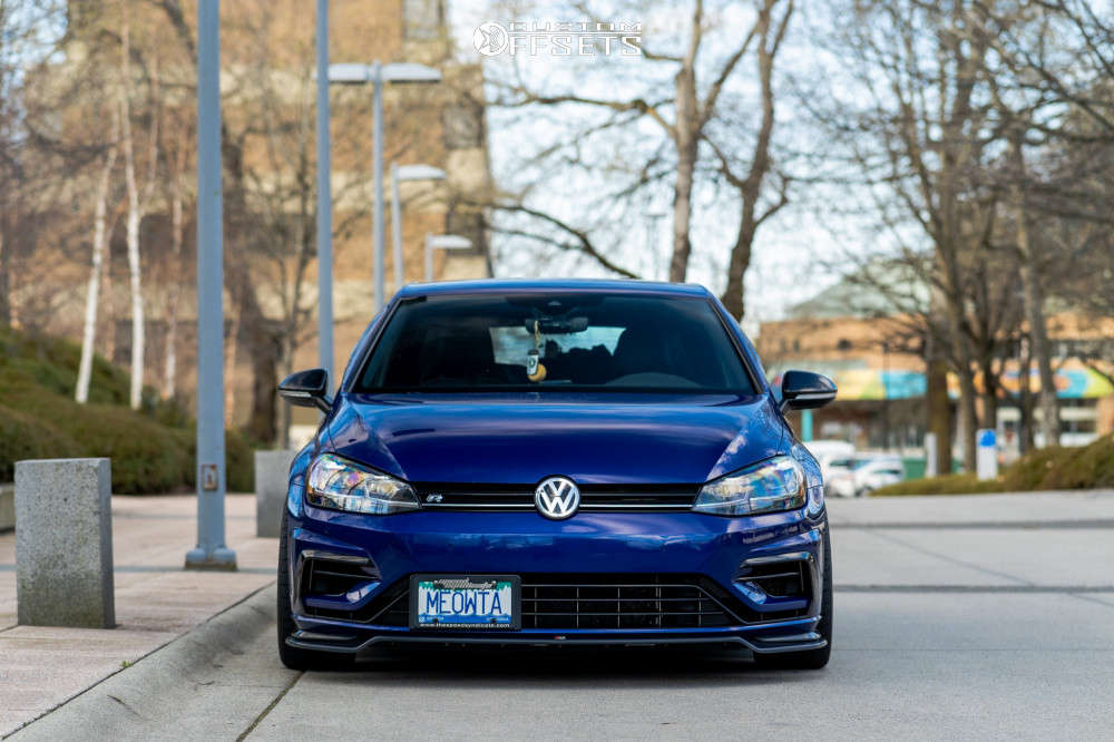 2018 Volkswagen Golf R with 18x8.5 32 Work Emotion Zr10 and 235/40R18 ...