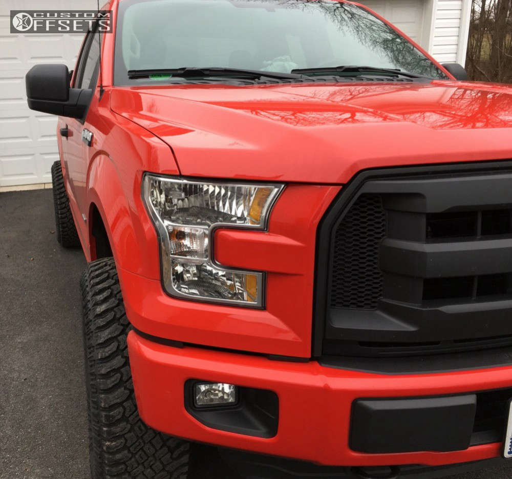 2015 Ford F-150 with 18x10 -24 Moto Metal MO970 and 35/12.5R18 Atturo ...