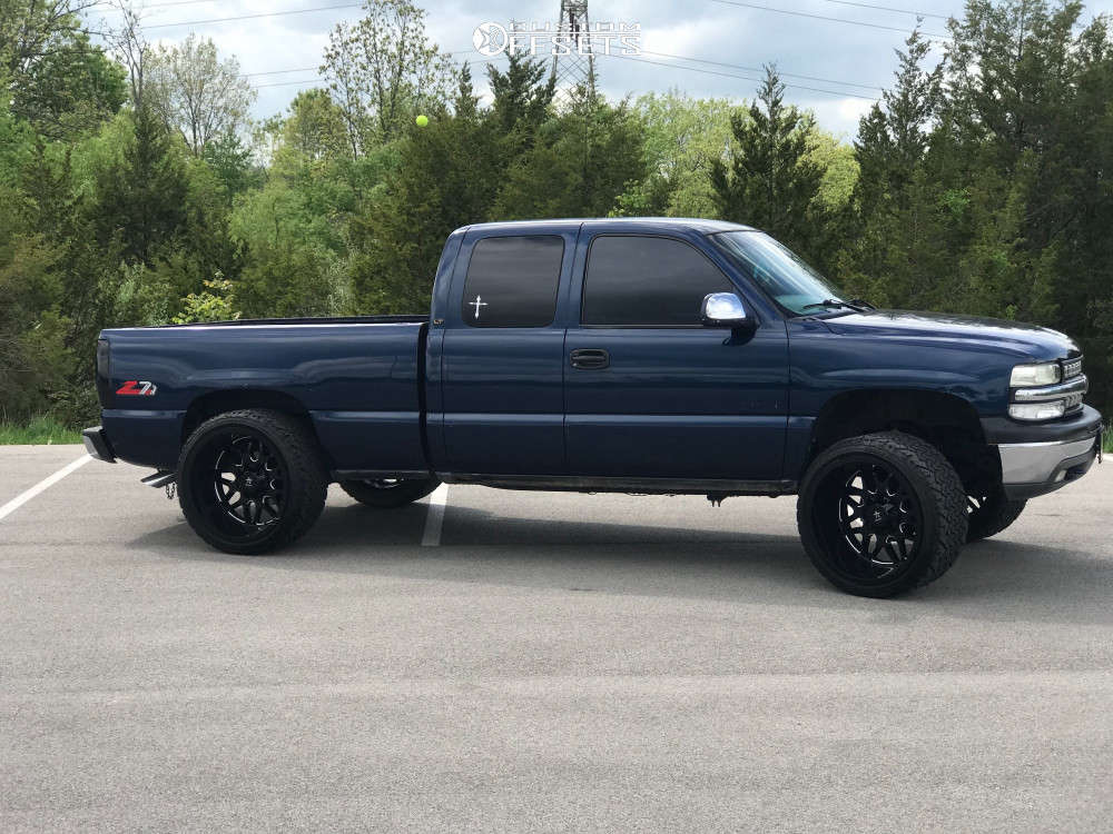 2000 Chevrolet Silverado 1500 with 22x12 -44 and 33/13.5R22 Venom Power ...