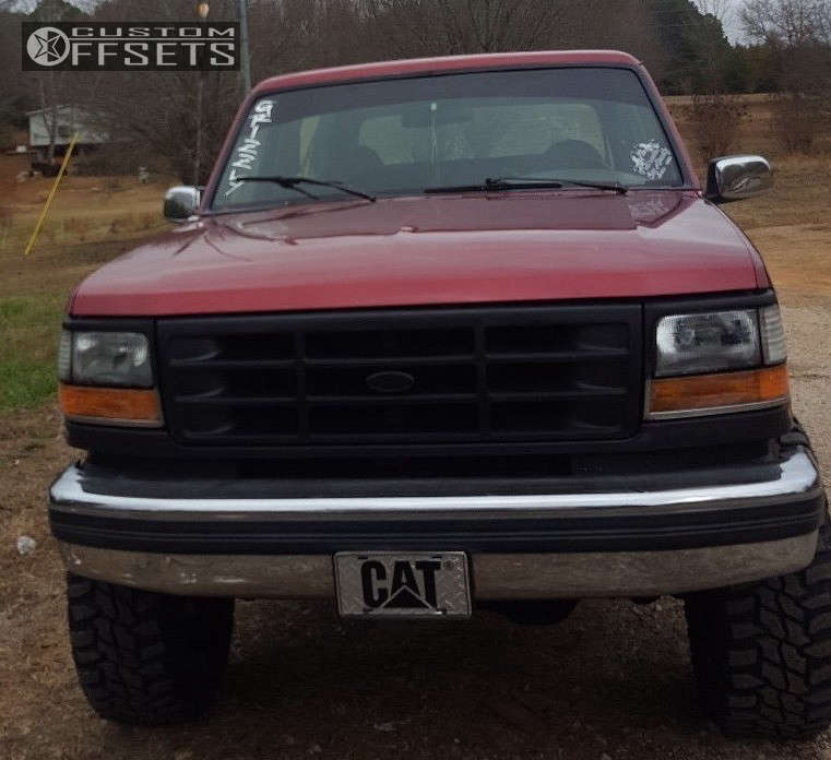 1994 Ford Bronco with 20x10 -24 Moto Metal MO962 and 35/12.5R20 ...