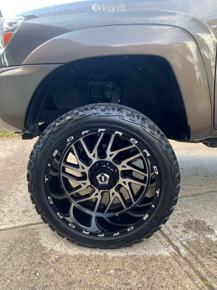2014 Toyota Tacoma with 22x12 -44 TIS 544MB and 33/12.5R22 Venom Power ...