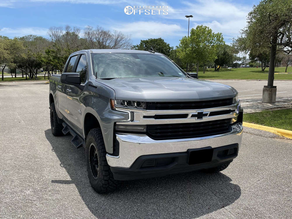 2021 Chevrolet Silverado 1500 with 18x9 18 Method Mr305 and 295/70R18 ...