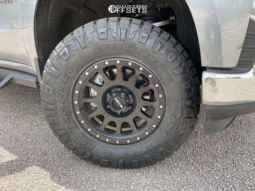 2021 Chevrolet Silverado 1500 with 18x9 18 Method Mr305 and 295/70R18 ...