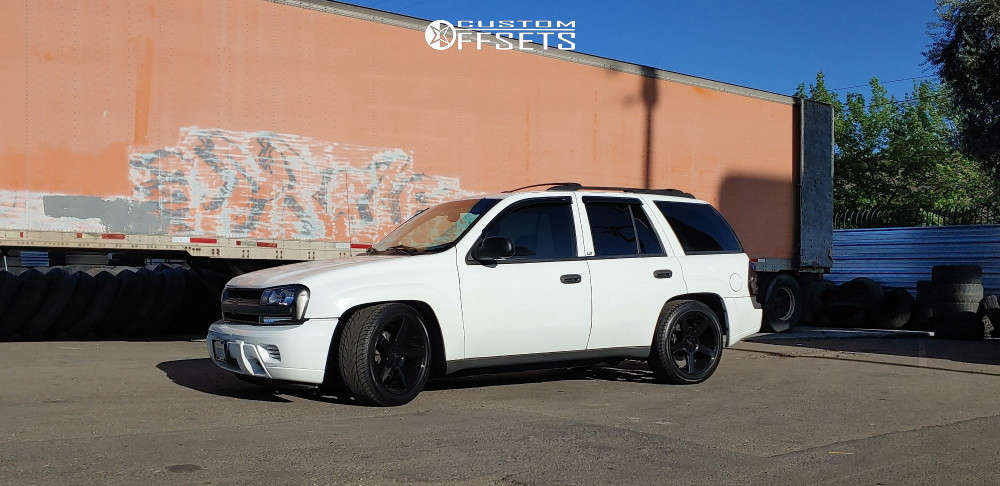 2002 Chevrolet Trailblazer with 20x9 30 K8 K05 and 275/45R20 Dcenti ...