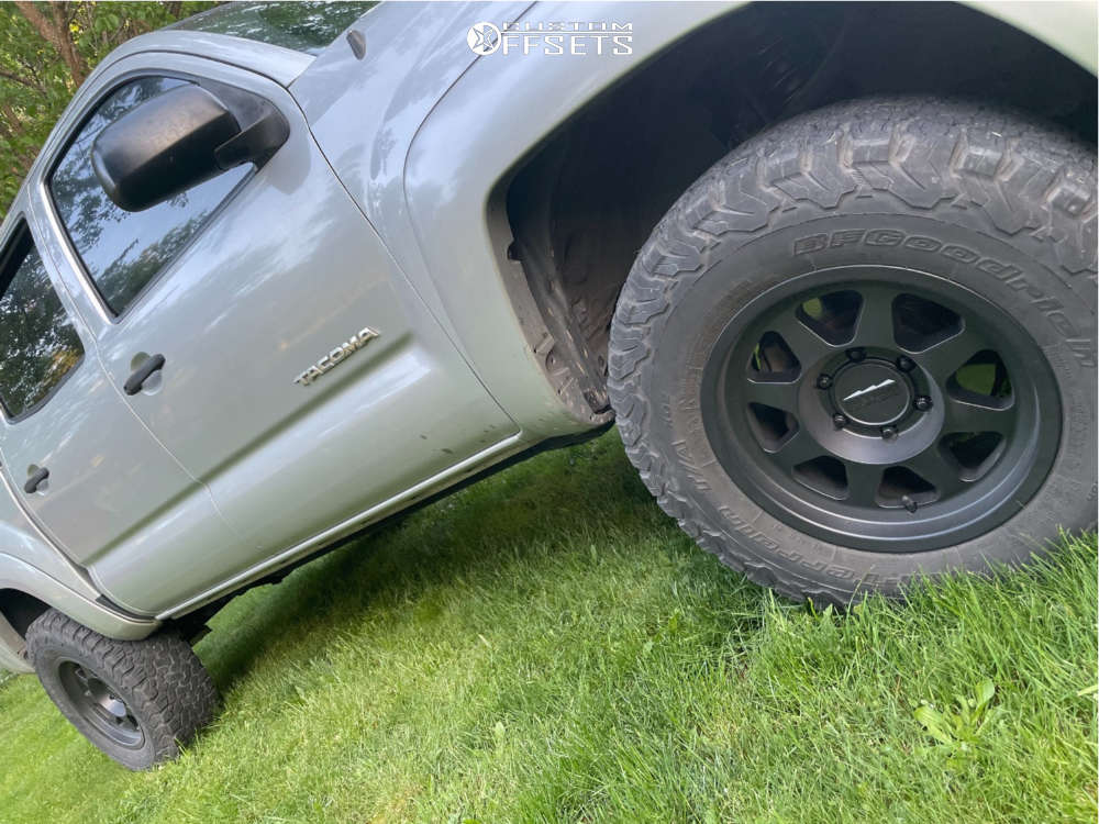 2009 Toyota Tacoma with 17x8.5 0 Method Mr701 and 32/11.5R17 BFGoodrich ...