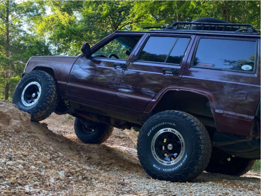 2000 Jeep Cherokee with 15x10 -44 Alloy Ion 174 and 33/12.5R15 ...