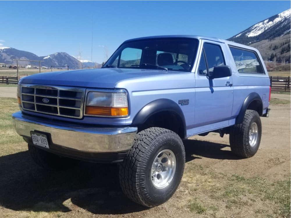 1996 Ford Bronco with 16x10 -25 Pro Comp 69 and 35/12.5R16 Pro Comp Mud ...