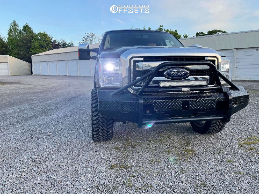 2014 Ford F-250 Super Duty with 22x10 -18 Fuel Contra and 35/12.5R22 ...