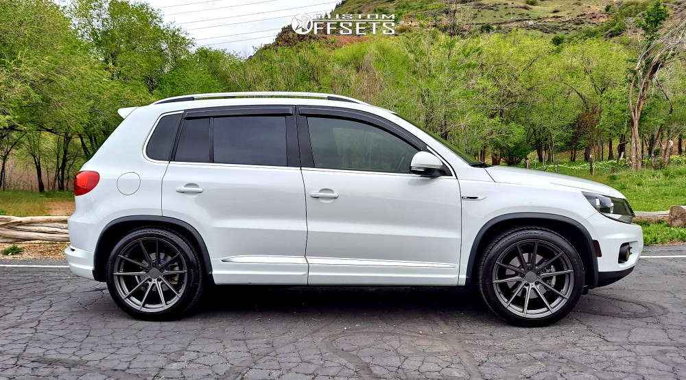 2016 Volkswagen Tiguan with 19x9.5 39 TSW Bathurst and 255/40R19 ...