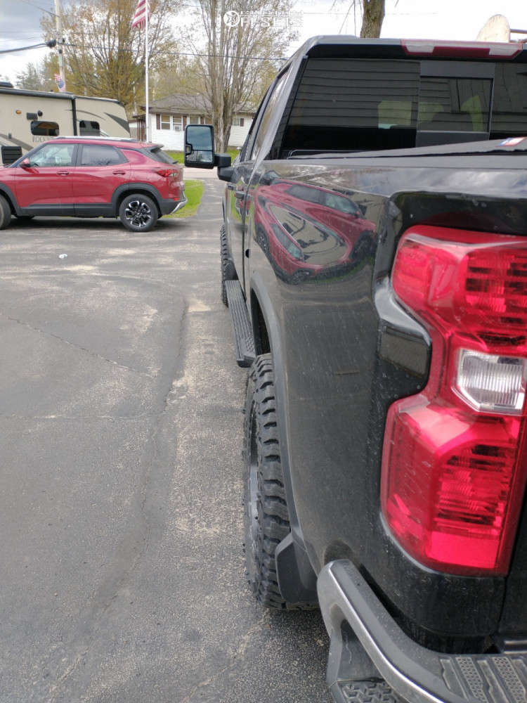 2021 Chevrolet Silverado 2500 HD with 18x9 10 MKW M95 and 275/70R18 ...