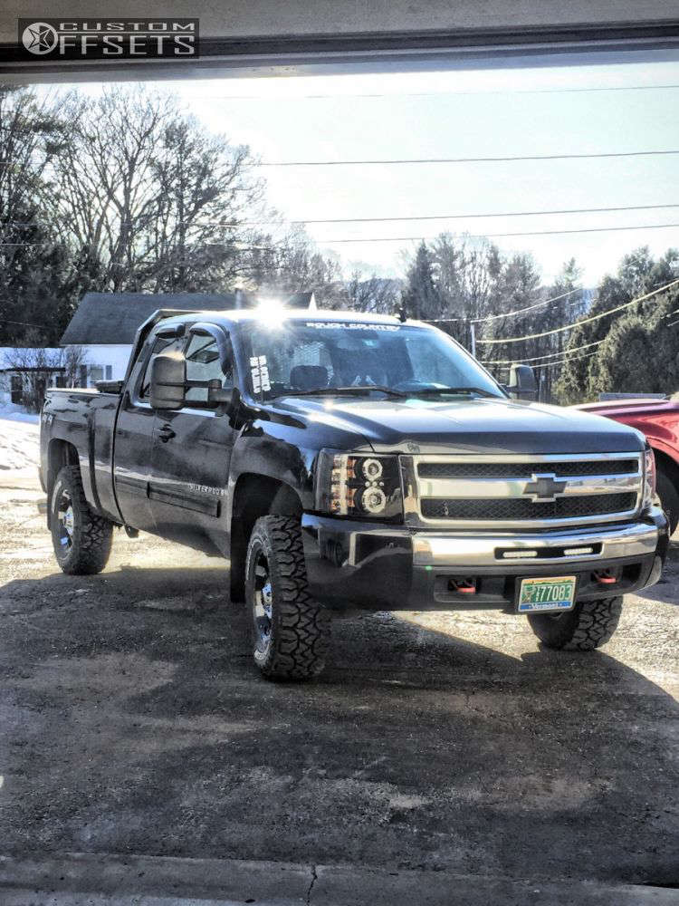 2009 Chevrolet Silverado 1500 with 17x9 -12 XD Spy and 285/70R17 Fierce ...