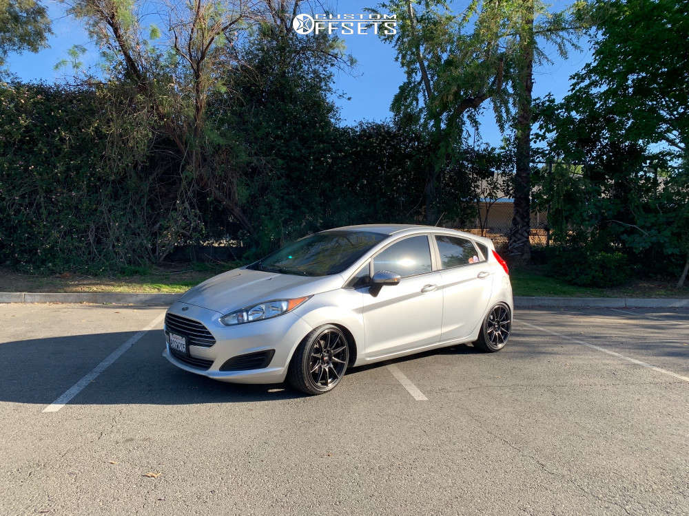 2016 Ford Fiesta with 17x7.5 40 XXR 527 and 205/40R17 Vercelli Strada ...