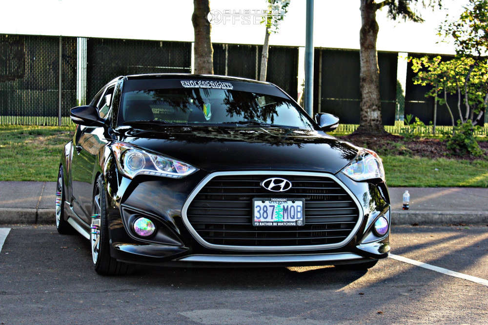 2016 Hyundai Veloster with 18x8.5 35 AVID1 AV6 and 225/40R18 ...