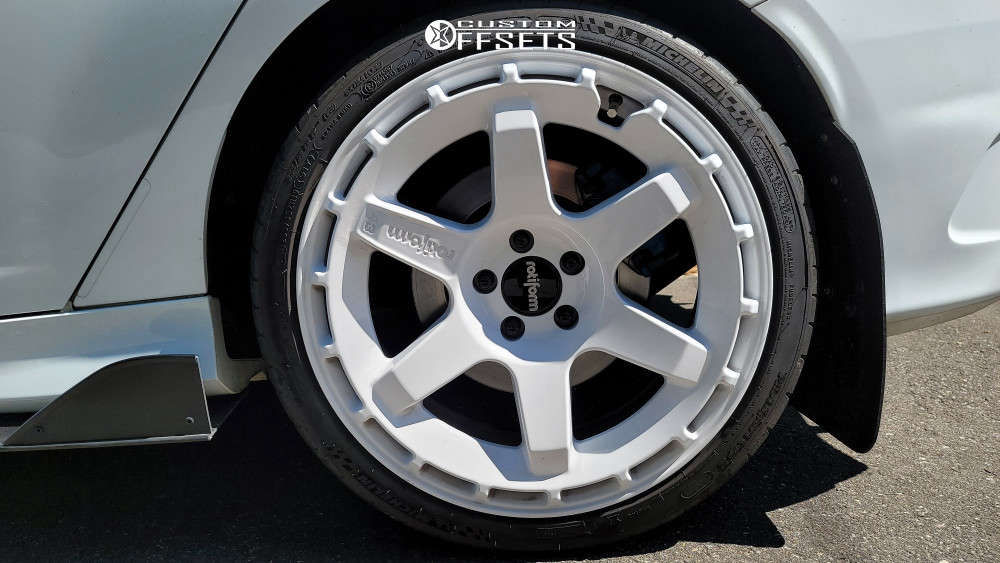 2017 Ford Focus with 19x8.5 42 Rotiform Kb1 and 235/35R19 Michelin ...
