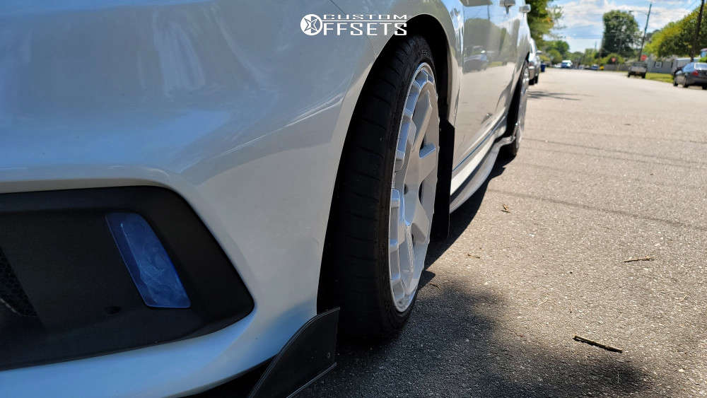 2017 Ford Focus with 19x8.5 42 Rotiform Kb1 and 235/35R19 Michelin ...