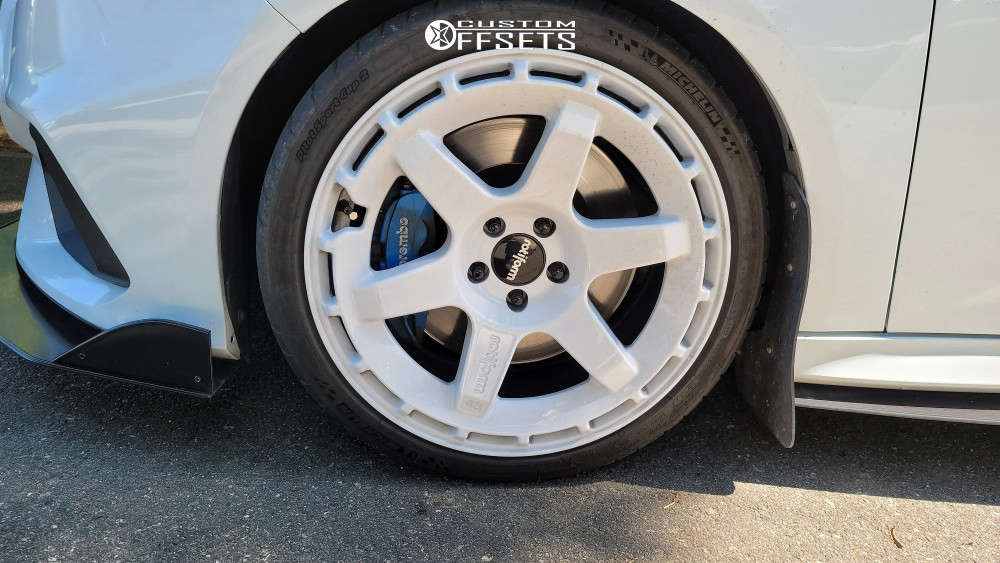 2017 Ford Focus with 19x8.5 42 Rotiform Kb1 and 235/35R19 Michelin ...