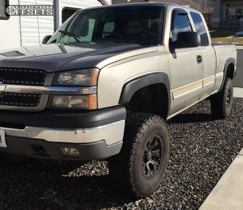 2003 Chevrolet Silverado 1500 with 16x9 -12 Helo He878 and 285/75R16 ...