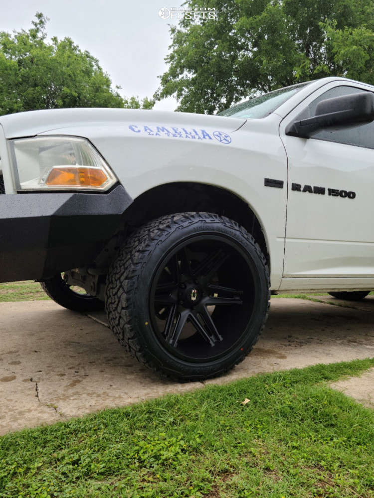 2012 Ram 1500 with 22x12 -51 Vision Razor and 33/12.5R22 Venom Power ...
