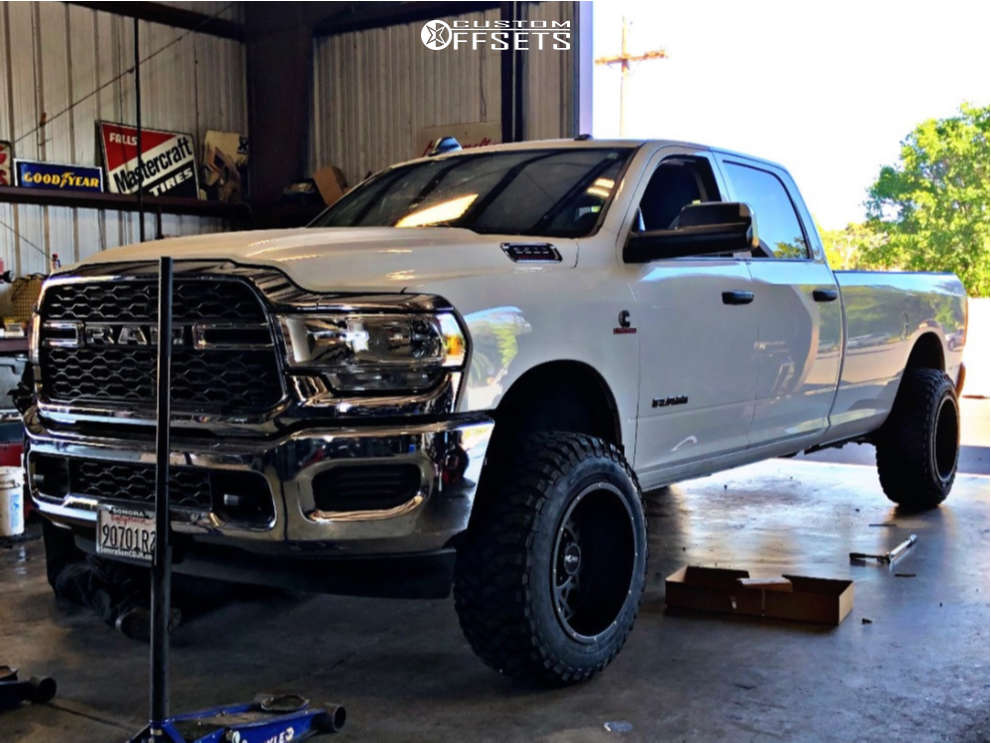 2019 Ram 3500 with 20x12 -51 Vision Rocker and 35/12.5R20 Comforser ...