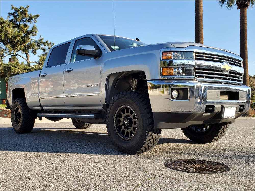 2018 Chevrolet Silverado 2500 HD with 18x9 18 Method Mr305 and 35/12.5R18 Toyo Tires Open ...