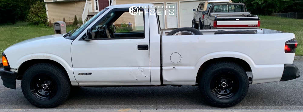 1995 Chevrolet S10 with 15x8 -19 Vision Soft 8 and 30/9.5R15 Dextero ...