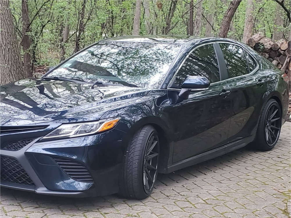 2018 Toyota Camry with 20x10 40 Rohana Rc10 and 245/35R20 Vercelli ...