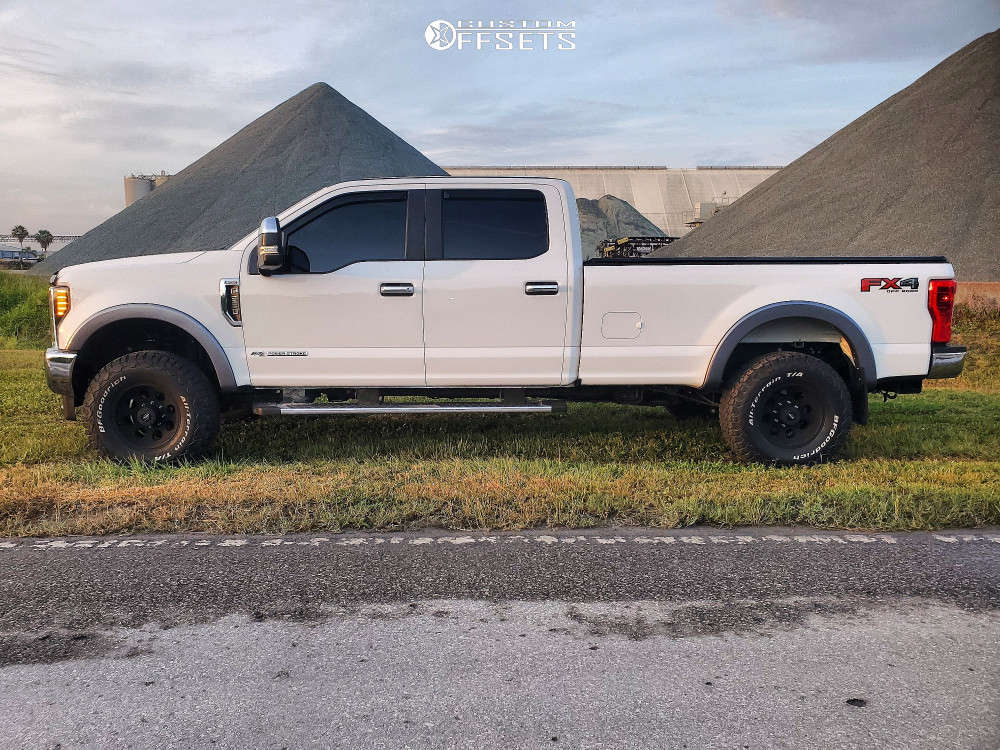 2019 Ford F-350 Super Duty with 17x9 -6 Pro Comp 69 and 35/12.5R17 ...