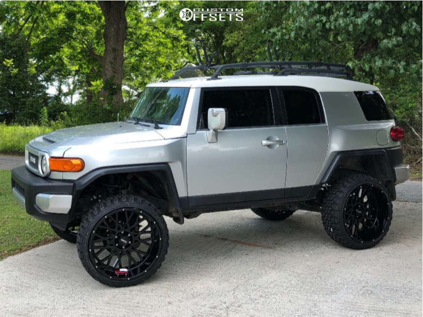 2007 Toyota FJ Cruiser with 24x12 -51 Vision Rocker and 33/12.5R24 ...