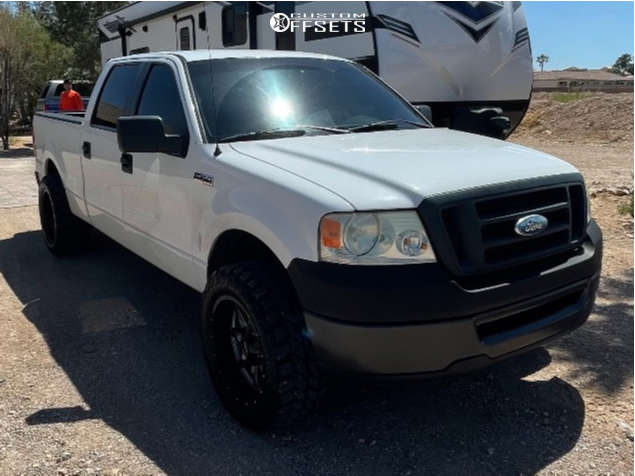 2008 Ford F-150 with 20x10 -24 Moto Metal Mo970 and 33/12.5R20 Red Dirt ...