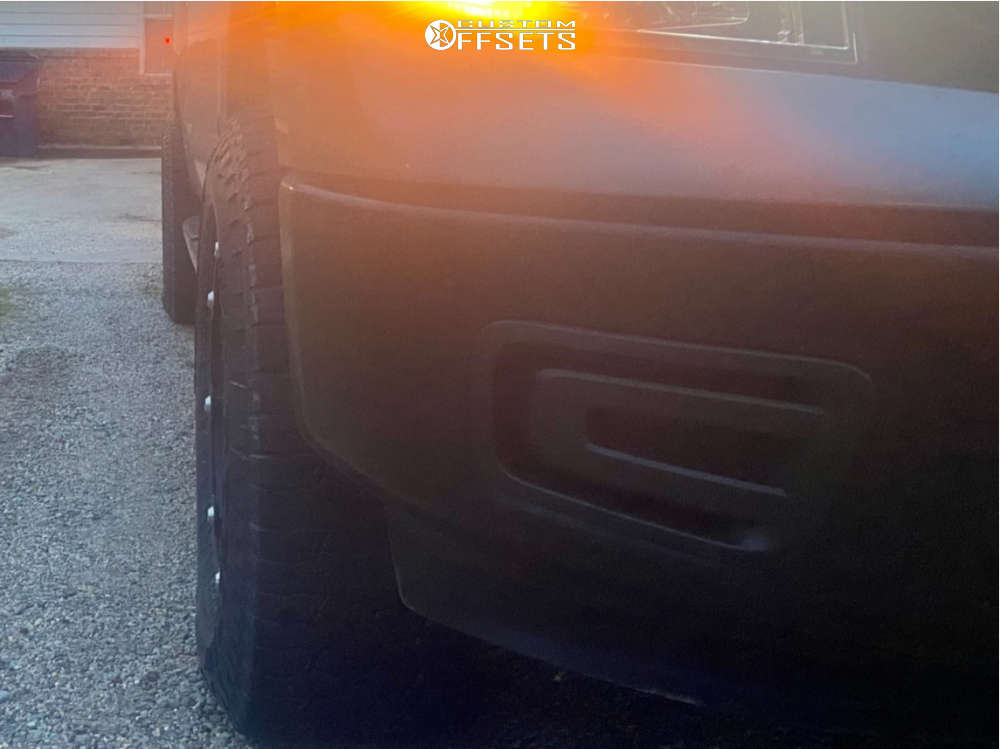 2017 Nissan Titan with 18x9 -12 Vision Creep and 275/70R18 Falken ...