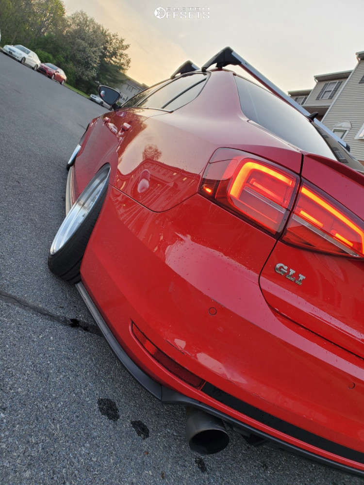 2016 Volkswagen Jetta with 18x8 34 JNC 005 and 225/35R18 Altenzo Sport ...